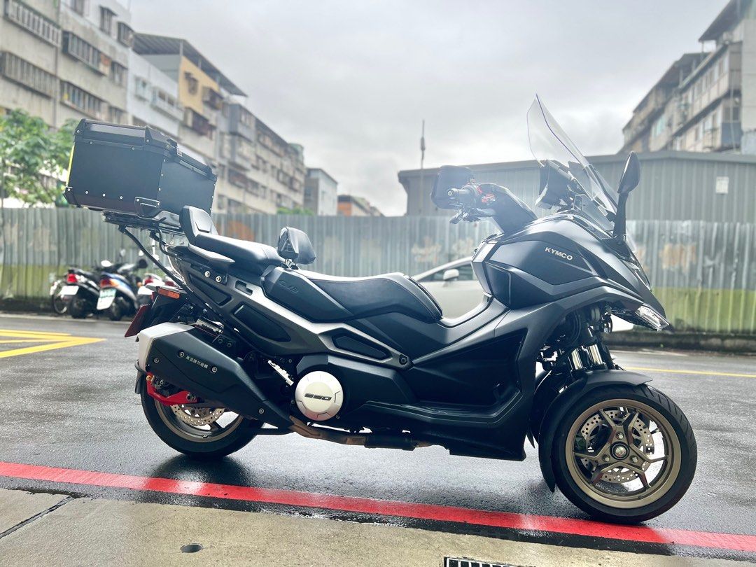 2022年 Kymco AK550 CV3 ABS TCS 三輪, 機車, 重機在旋轉拍賣