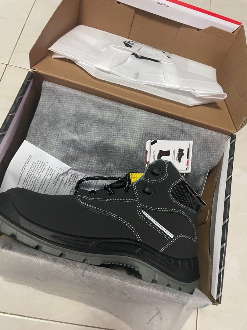Acesafe safety shoes, Men's Fashion, Footwear, Boots on Carousell