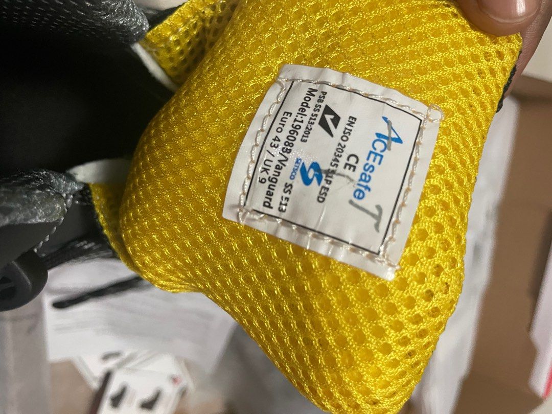 Acesafe safety shoes, Men's Fashion, Footwear, Boots on Carousell