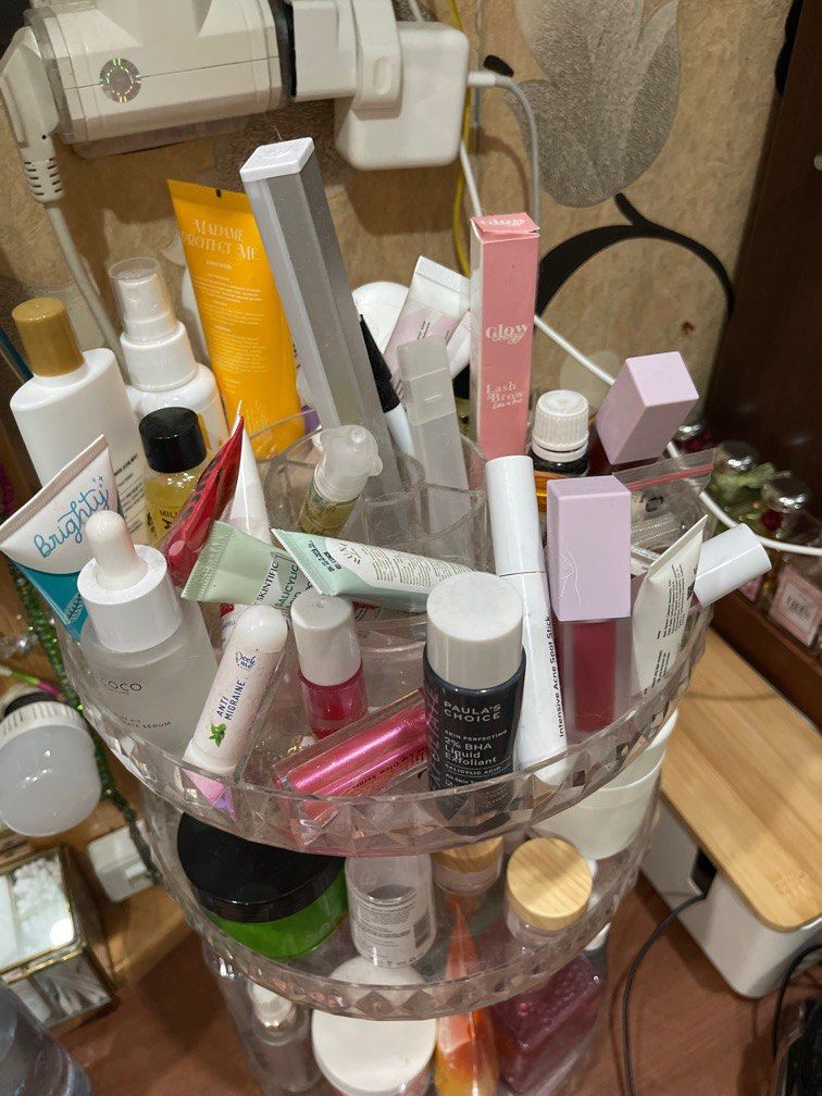 Acrylic Tempat Make Up Putar 3 Lantai, Perabotan Rumah di Carousell
