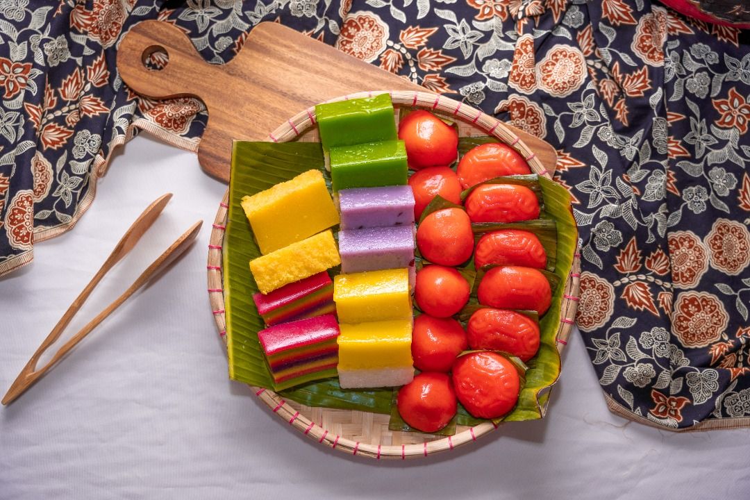 Assorted Nonya Kueh/Ang Ku Kueh Box, Food & Drinks, Local Eats on Carousell