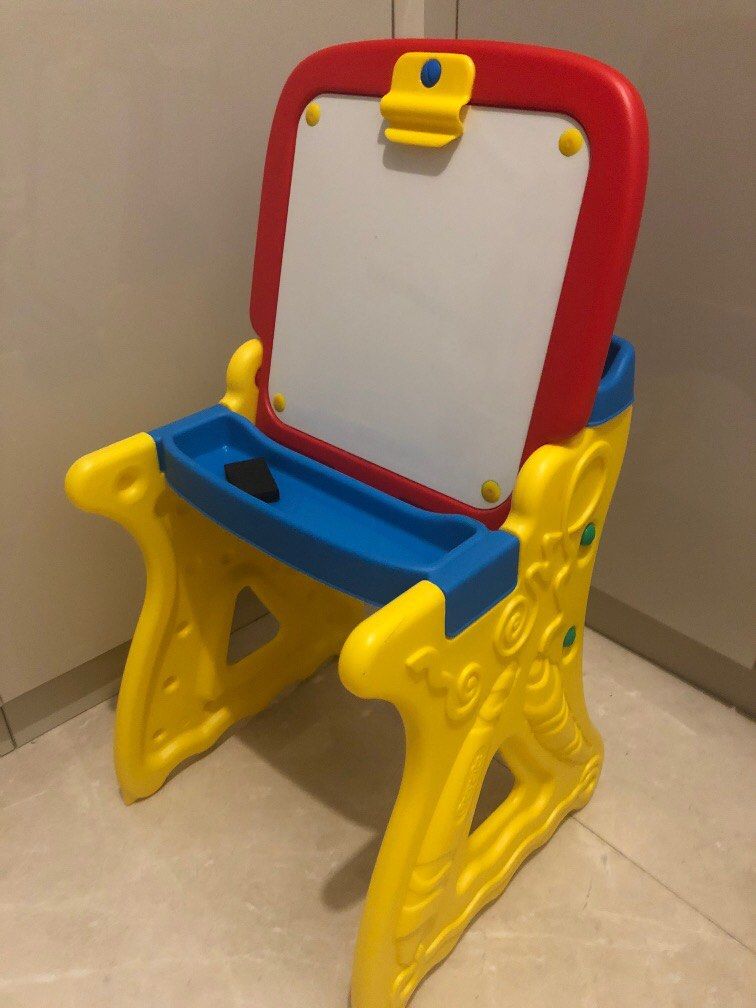 Crayola brand, Table and Whiteboard activity drawing desk, 兒童＆孕婦用品, 嬰兒 ...