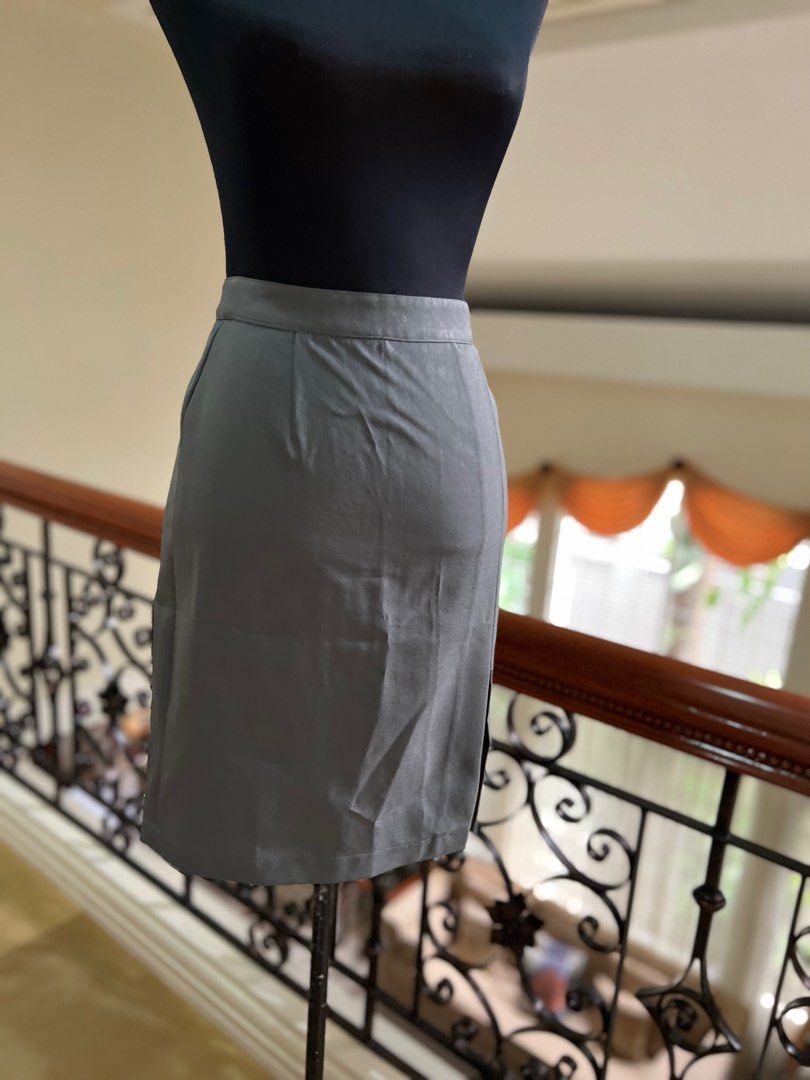 Dark gray pencil skirt, Women's Fashion, Bottoms, Skirts on Carousell