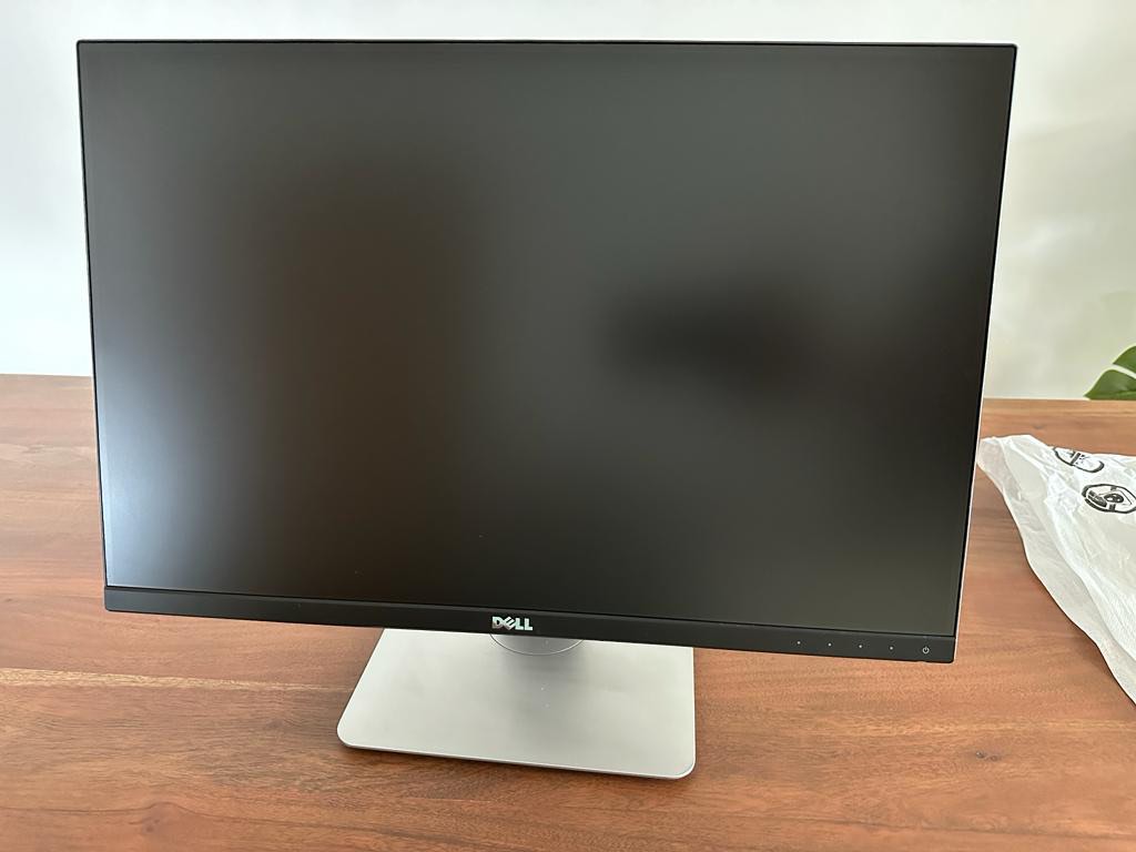 Dell 24inch monitor (model 2415), Computers & Tech, Desktops on Carousell