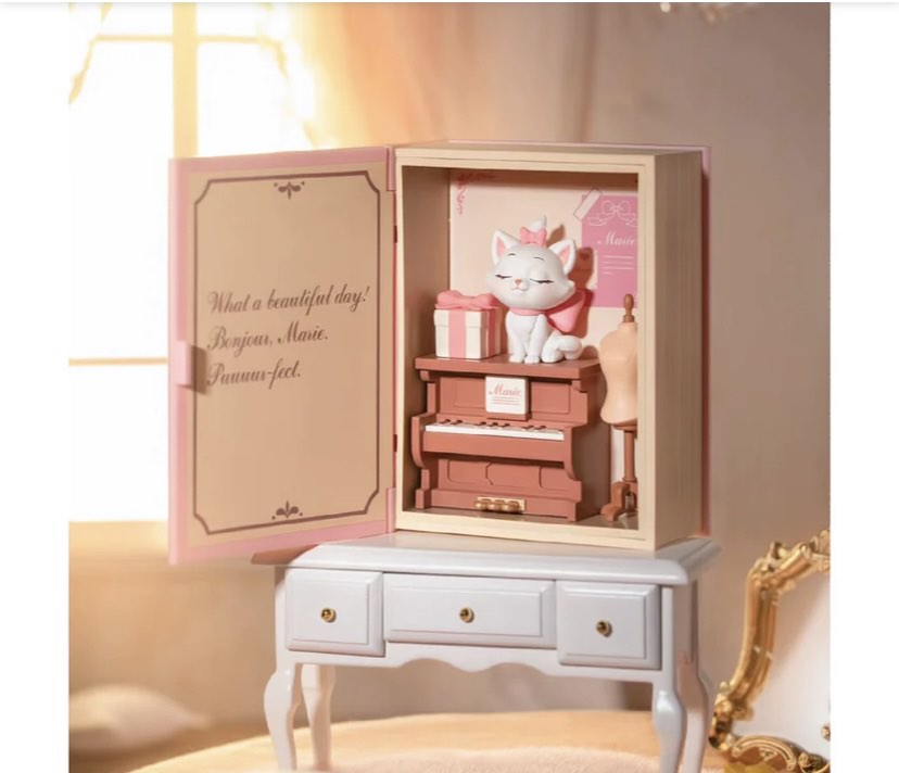 Disney 100 - Marie & Donald Duck, Hobbies & Toys, Toys & Games on Carousell