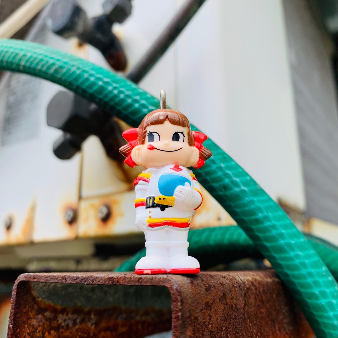 不二家｜FUJIYA 不二家迷你公仔 ペコちゃん / PEKO CHAN / 牛奶妹 太空裝, 書籍、休閒與玩具, 玩具、公仔、桌遊在旋轉拍賣