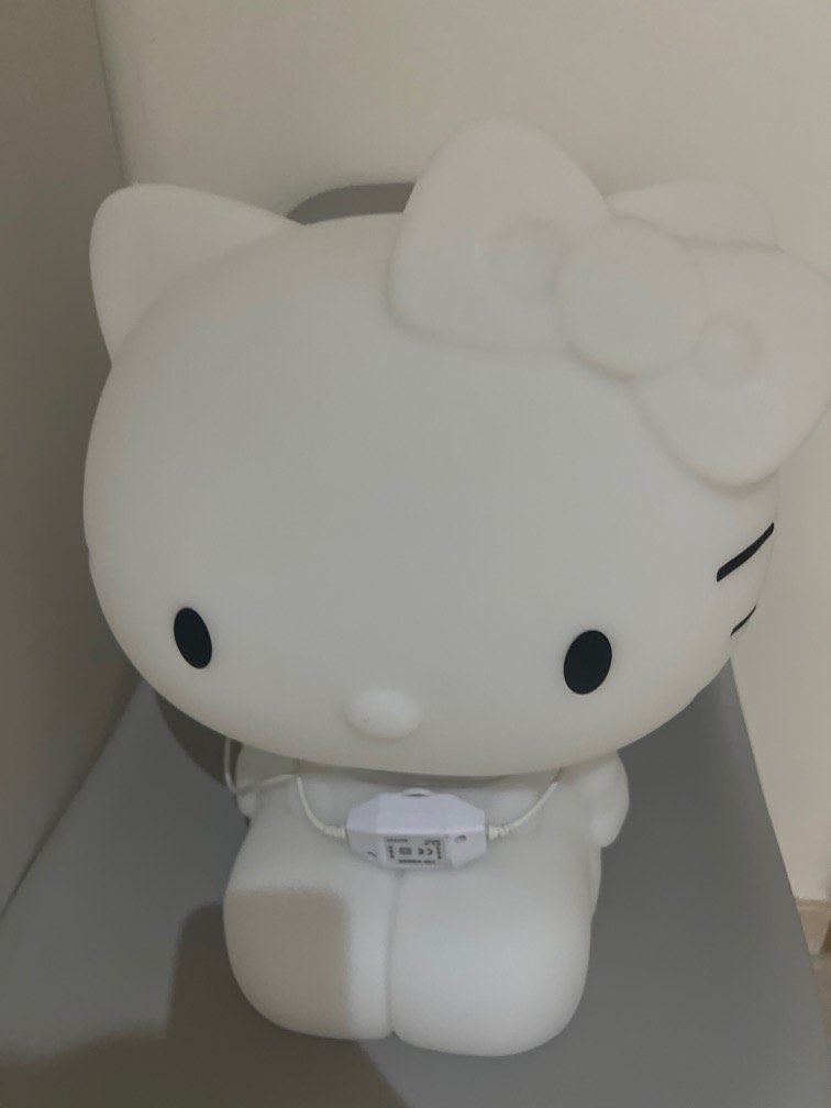 Giveaway Hello Kitty Light, Furniture & Home Living, Lighting & Fans, Lighting on Carousell