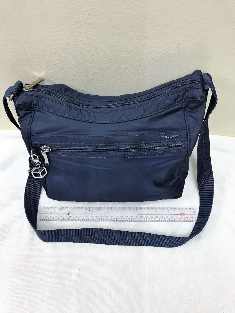 Hedgren original navy blue bag, Women's Fashion, Bags & Wallets ...