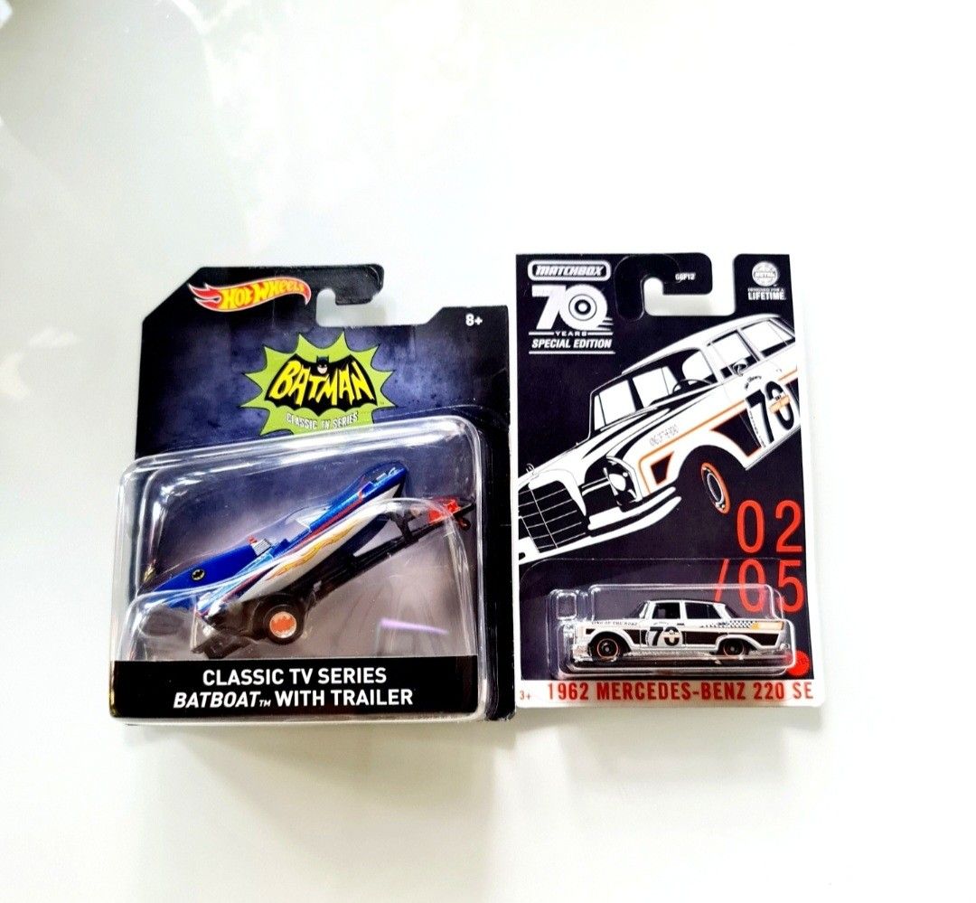 Hot Wheels Batman Classic TV Series Batboat With Trailer, Matchbox 70 ...