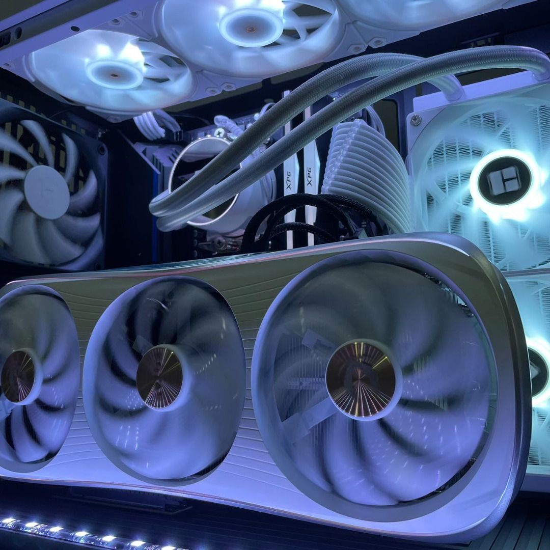 HYTE Y40 RTX 4080 Gaming Desktop Gaming PC, Computers & Tech, Desktops on Carousell