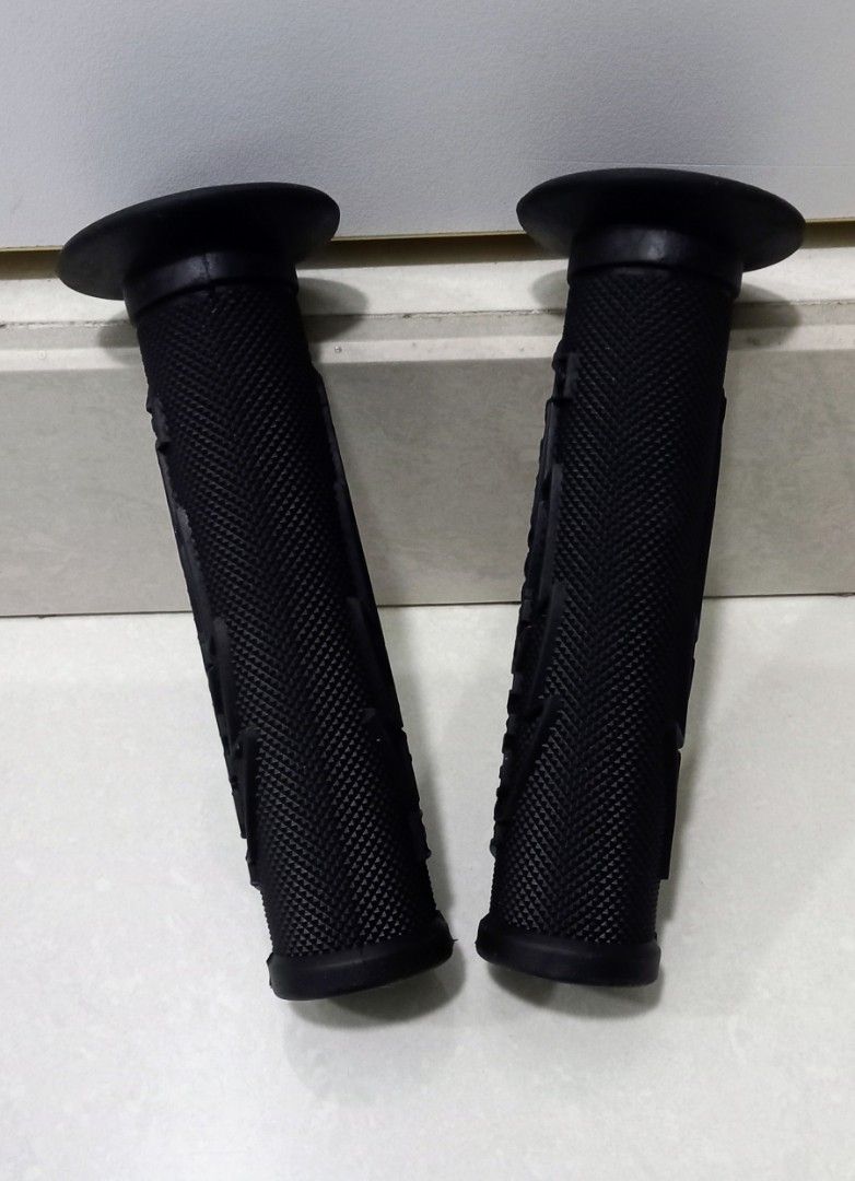 Kuwahara bmx lightning grips, Sports Equipment, Bicycles & Parts, Parts ...