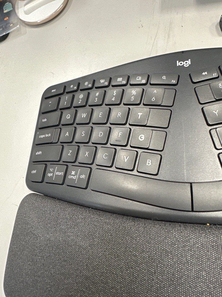 LOGI ERGO K860 keyboard, 電腦＆科技, 電腦周邊及配件, 電腦鍵盤及相關產品 - Carousell