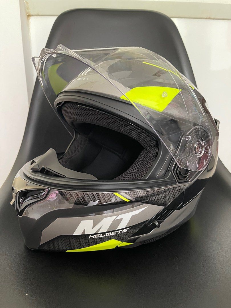 MT Modular Helmet XL, Motorcycles, Motorcycle Accessories on Carousell