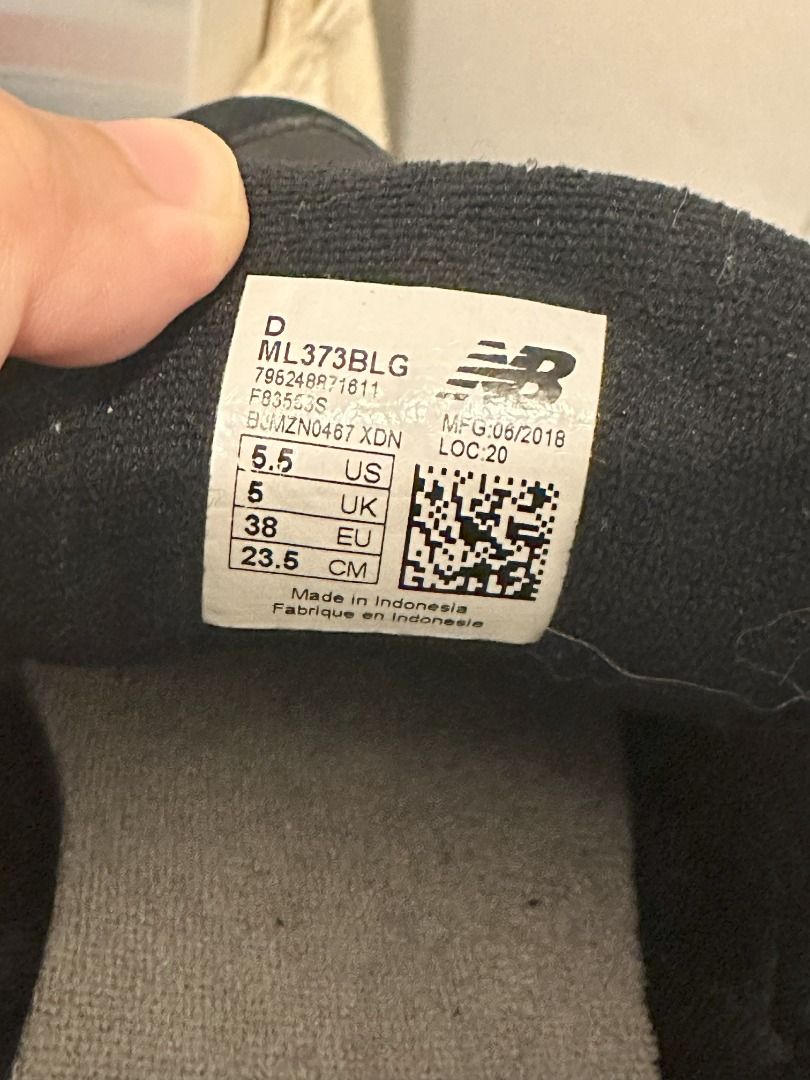 New Balance Php 700 only, Women's Fashion, Footwear, Sneakers on Carousell