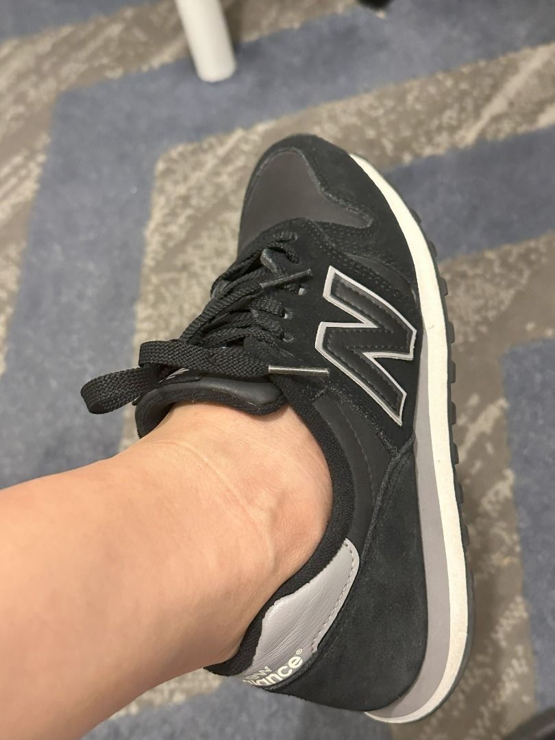 New Balance Php 700 only, Women's Fashion, Footwear, Sneakers on Carousell