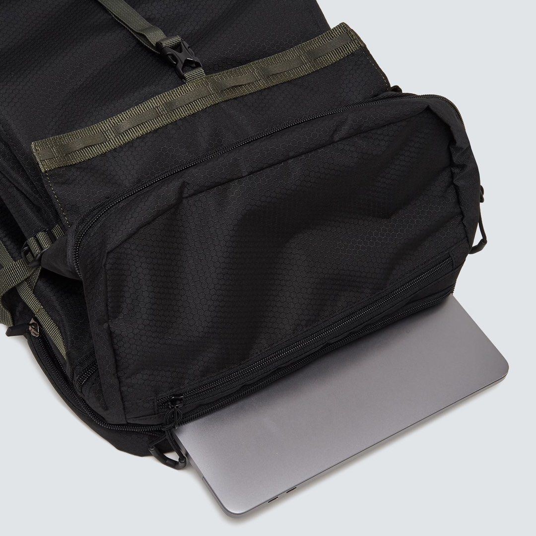 Oakley Essential Box Pack L 4.0 Backpack - Blackout, Men's Fashion ...