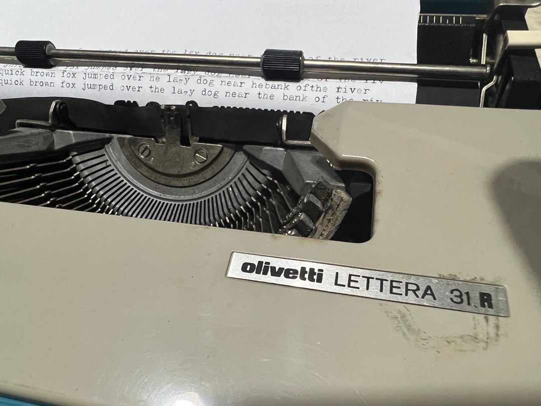 Olivetti Lettera Typewriter, Hobbies & Toys, Memorabilia & Collectibles ...