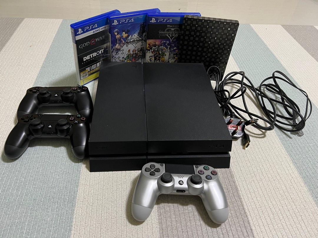 Playstation 4 PS4 Original Model 1206A, Video Gaming, Video Game ...
