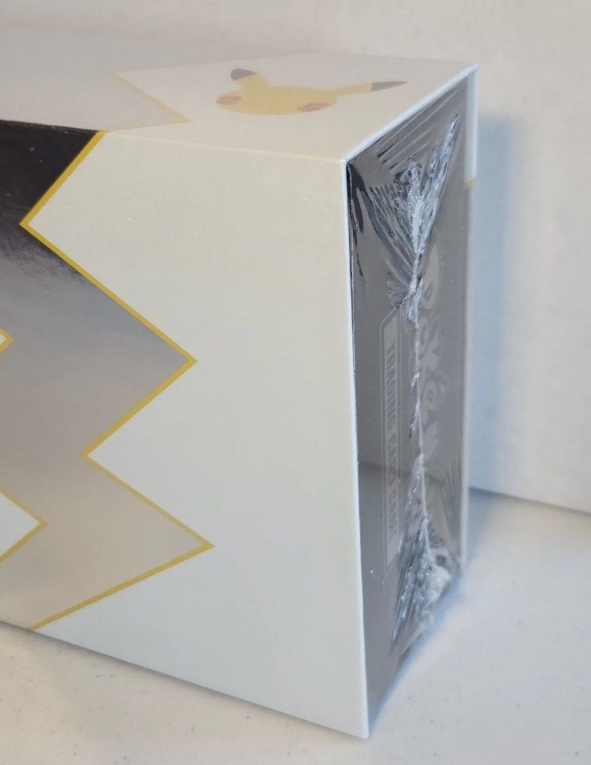 Pokemon Celebrations UPC 25th Anniversary Ultra Premium Collection ...