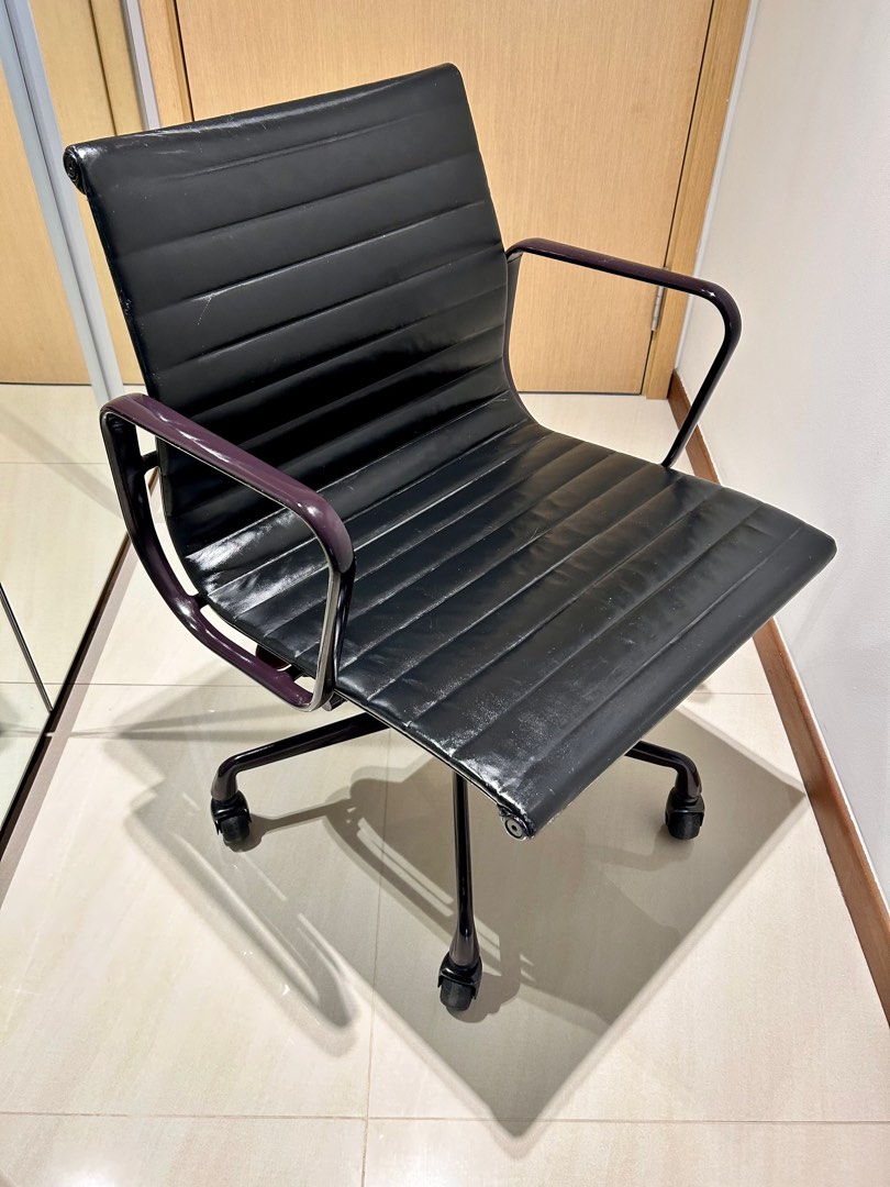 Original - Authentic Eames Herman Miller EA335 Aluminium Management ...