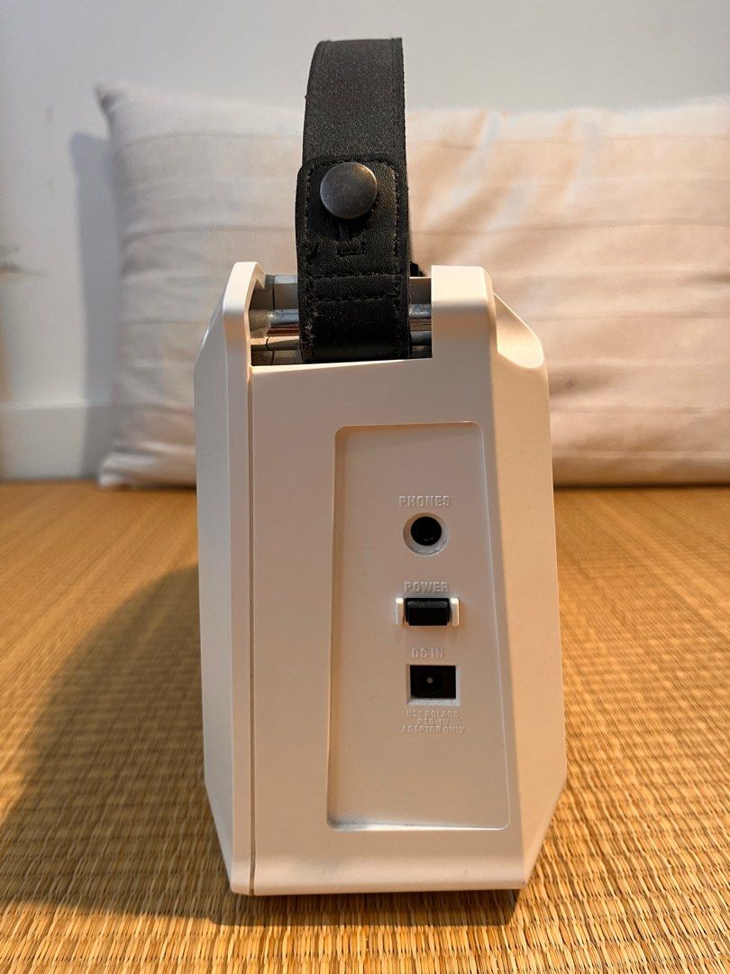 Roland MOBILE BA Battery-Powered Stereo Amplifier with adapter, 音響器材 ...