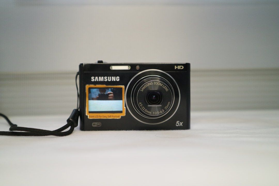Samsung dv300f dual screen digicam, Photography, Cameras on Carousell