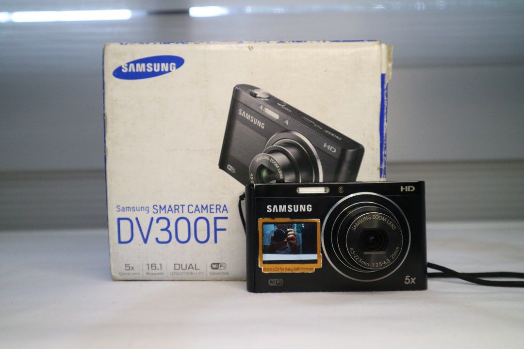 Samsung dv300f dual screen digicam, Photography, Cameras on Carousell