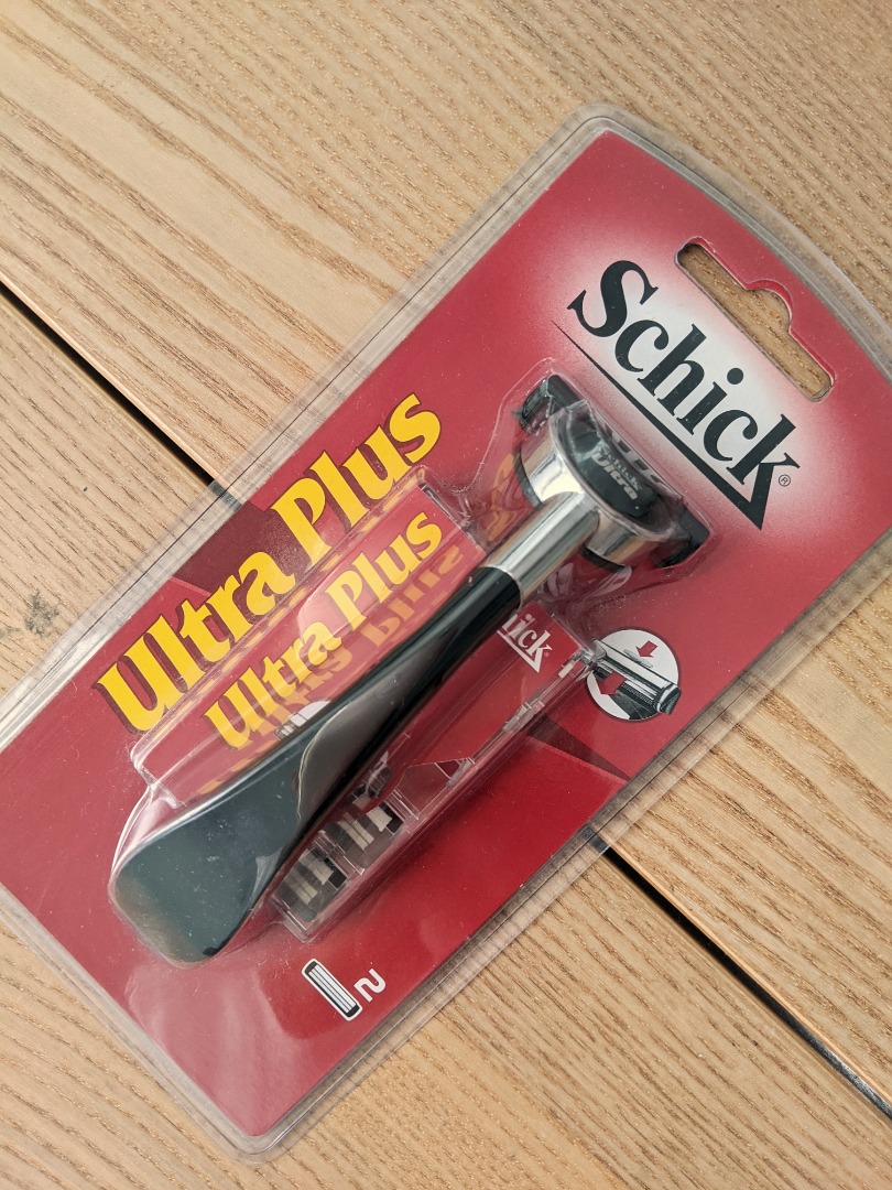 SCHICK ULTRA PLUS MEN'S RAZOR (2 FREE BLADES), Beauty & Personal Care ...