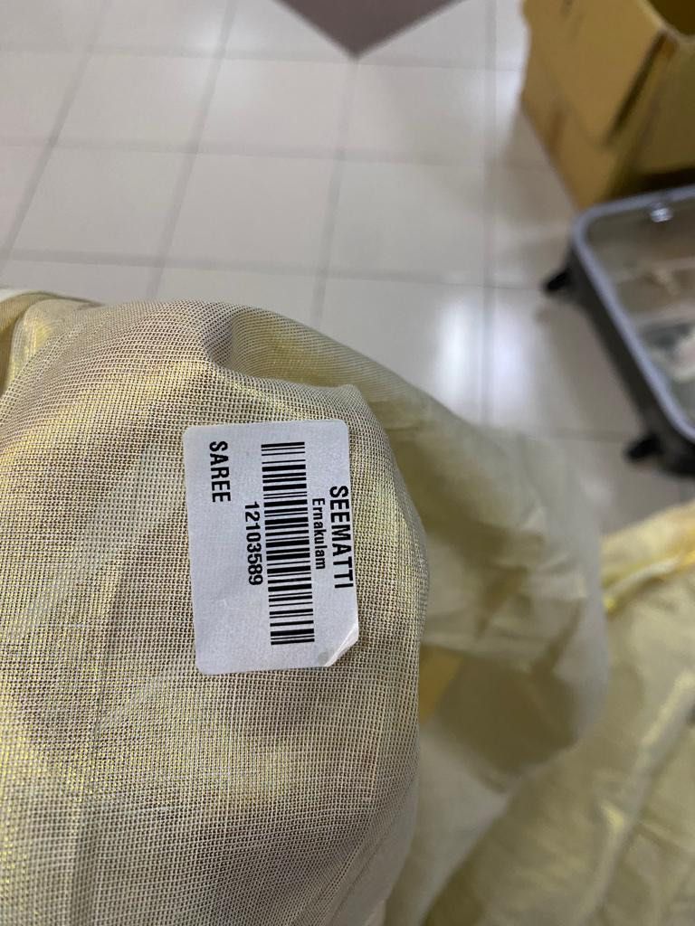 Seemati Golden saree, Women's Fashion, Dresses & Sets, Traditional ...