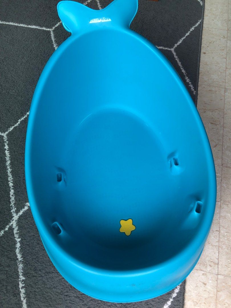 Skip Hop Moby bath tub with infant insert, Babies & Kids, Bathing ...