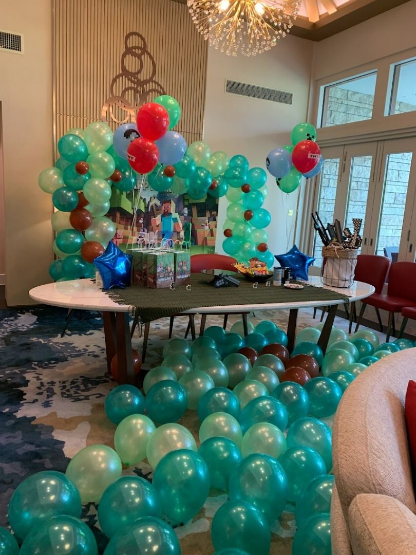 Themed birthday set up, balloon garland birthday set up for kids ...