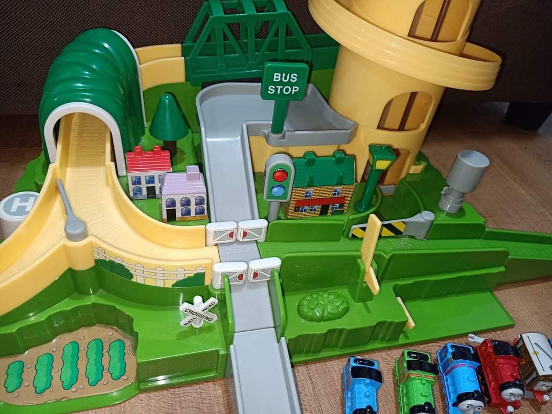 Thomas Pocket Fantasy: Kuru Kuru Island, Hobbies & Toys, Toys & Games ...