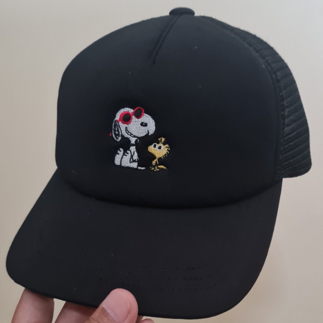 Topi Trucker PEANUTS SNOOPY, Fesyen Pria, Aksesoris, Topi di Carousell