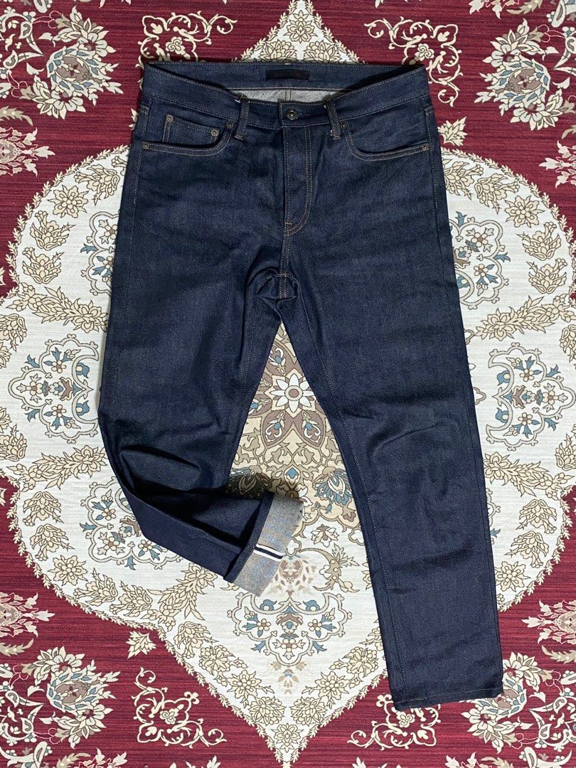 uniqlo jeans selvedge, Men's Fashion, Bottoms, Jeans on Carousell