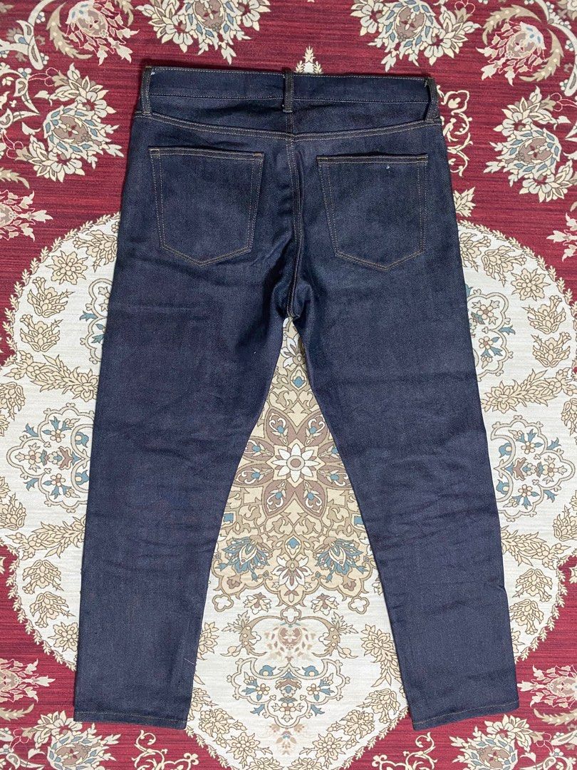 uniqlo jeans selvedge, Men's Fashion, Bottoms, Jeans on Carousell