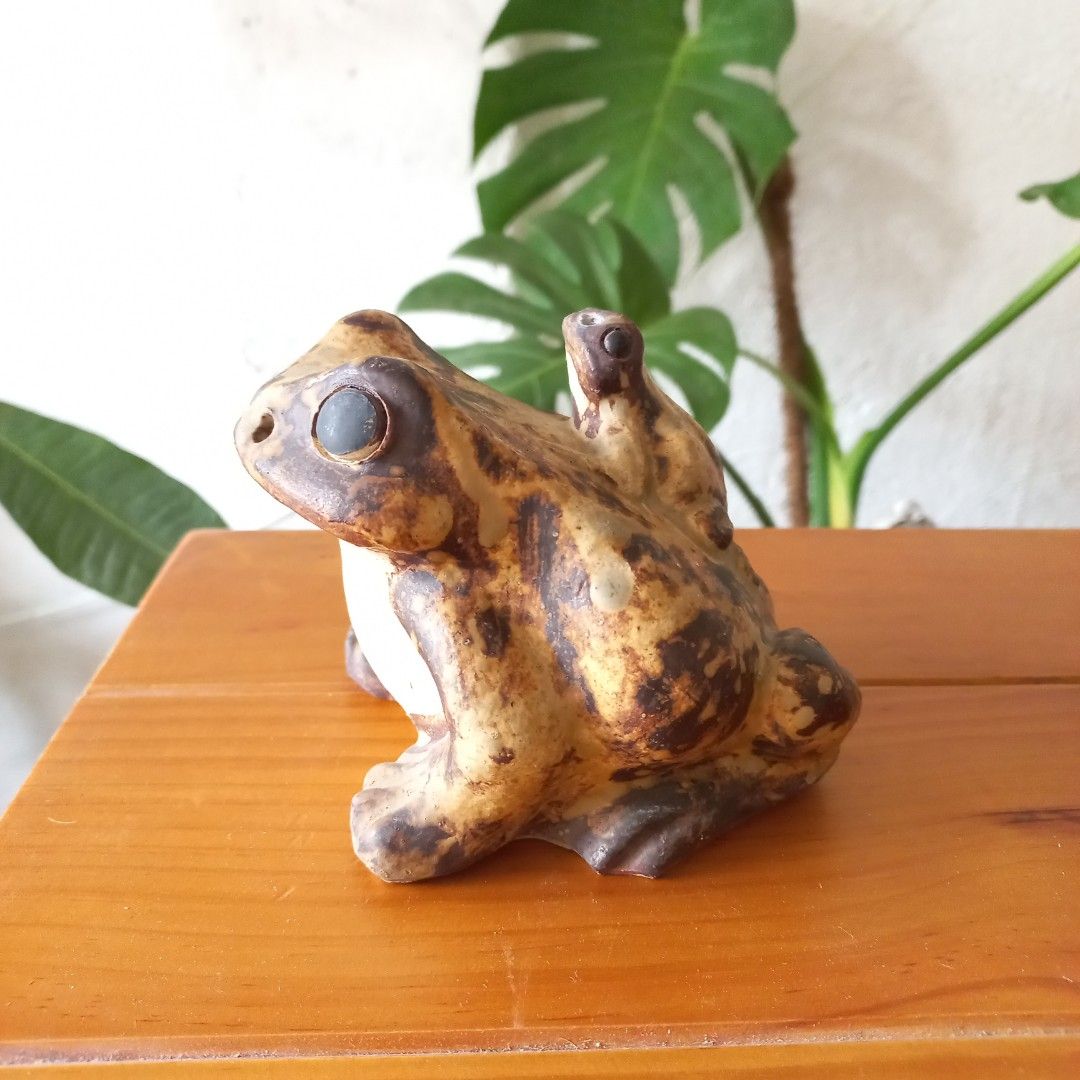 Vintage Japanese ceramic realistic frog, Hobbies & Toys, Memorabilia ...