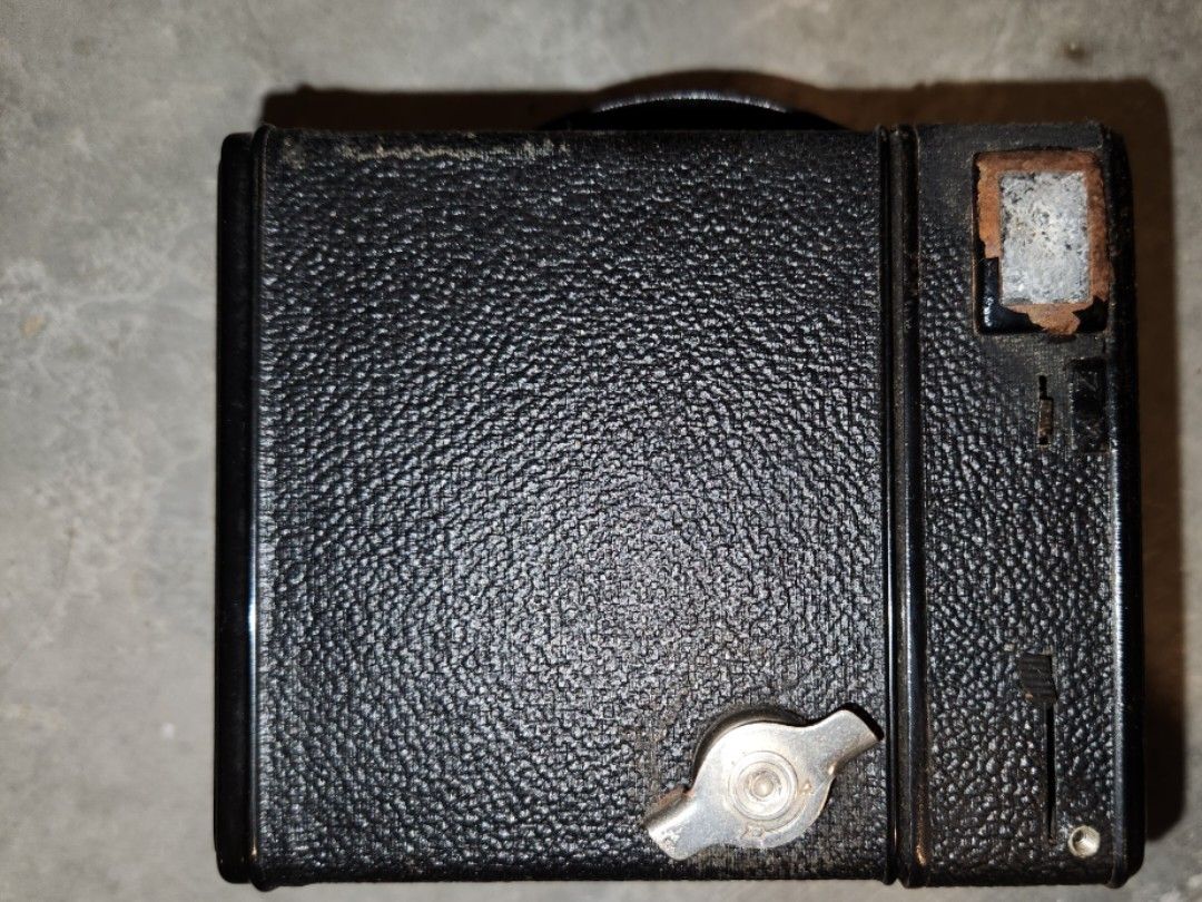 Vintage Kodak box 620, Photography, Cameras on Carousell