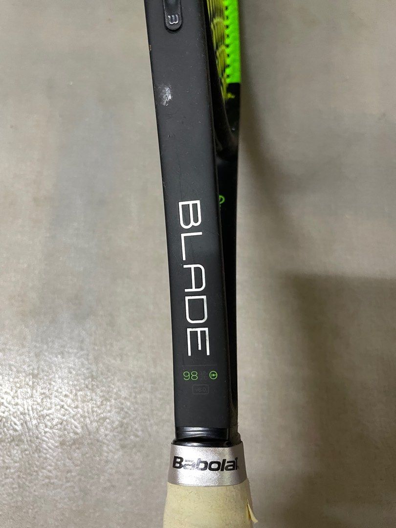 Wilson Blade 98 v6, Sports Equipment, Sports & Games, Racket & Ball ...