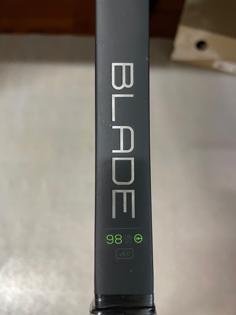 Wilson Blade 98 v6, Sports Equipment, Sports & Games, Racket & Ball ...