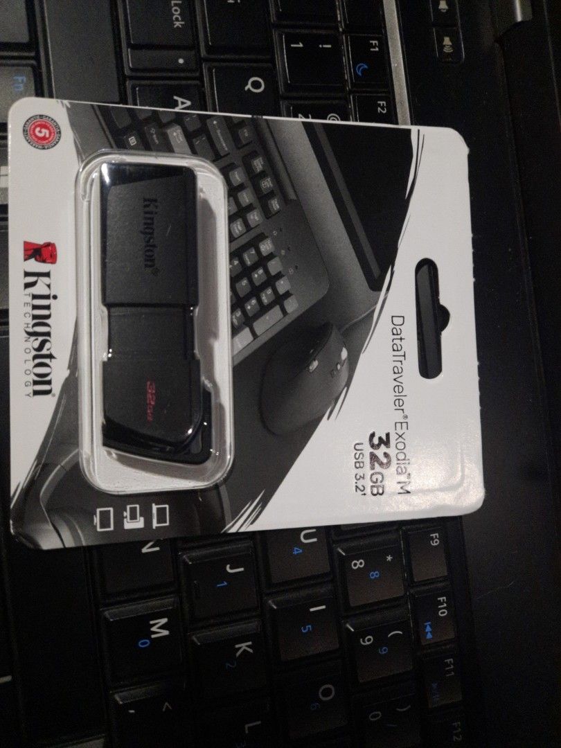 Windows 11 USB Bootable Device - Kingston 32GB, Computers & Tech, Parts ...