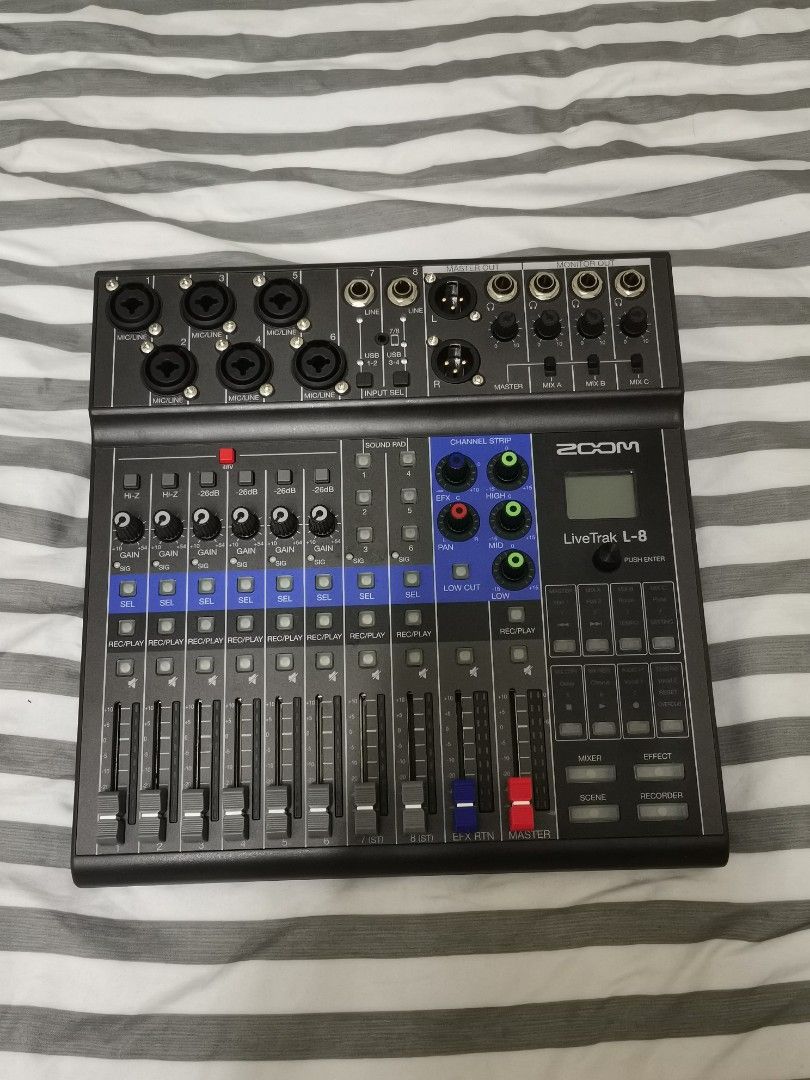Zoom LiveTrak L-8, Audio, Other Audio Equipment on Carousell