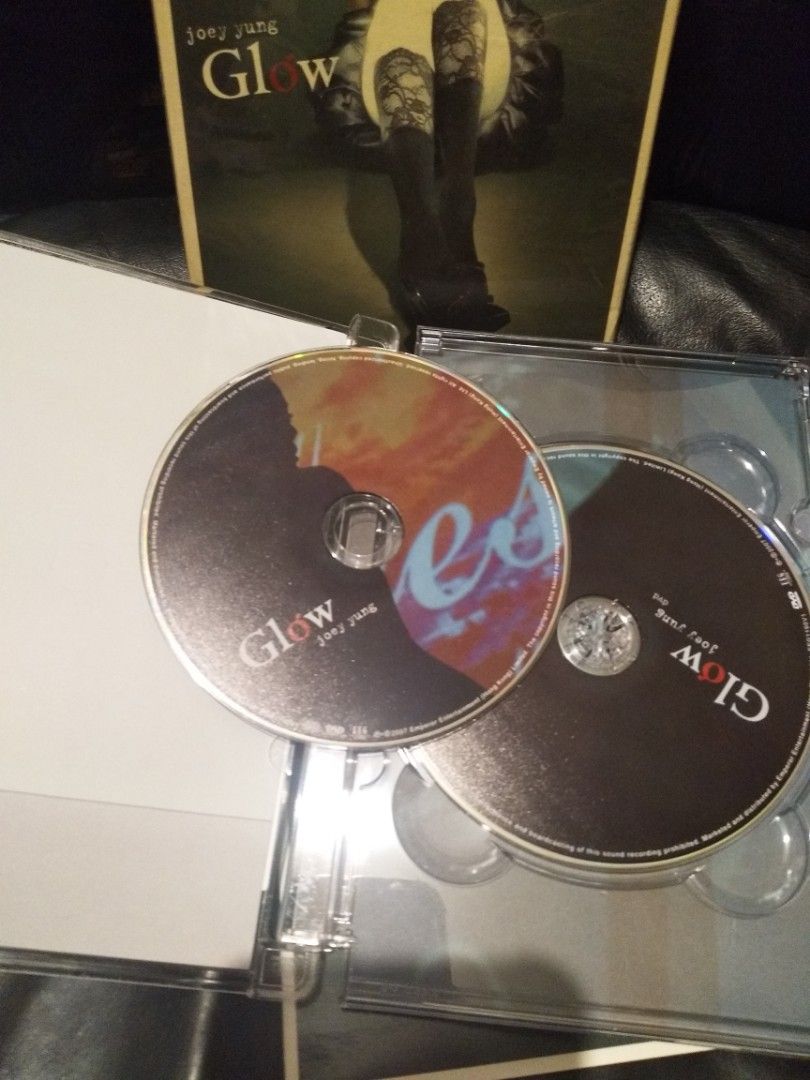 容祖兒 Glow CD+DVD 齊件, 興趣及遊戲, 音樂、樂器 & 配件, 音樂與媒體 - CD 及 DVD - Carousell