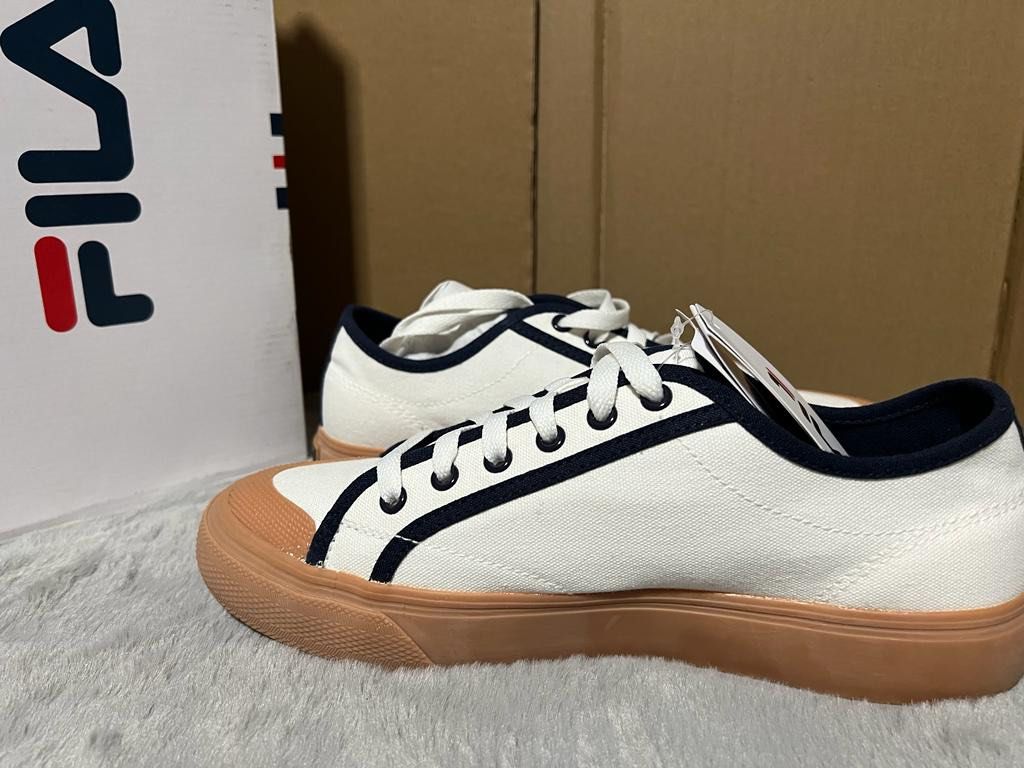 Authentic Fila Uni. Classic Kicks B V2 sneakers, Women's Fashion ...