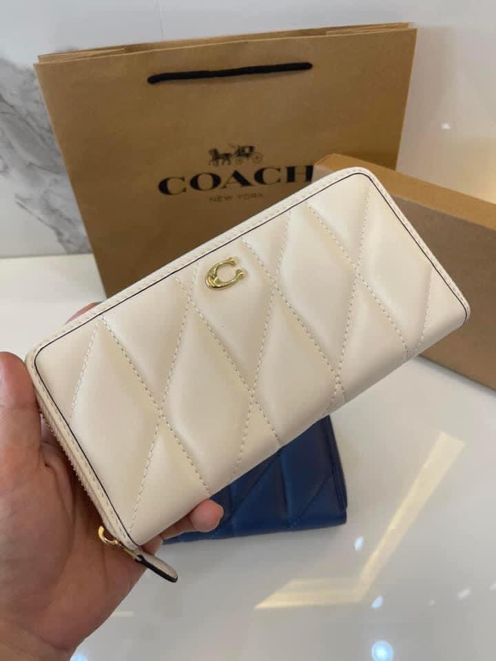 Coach long wallet, Women's Fashion, Bags & Wallets, Wallets & Card ...