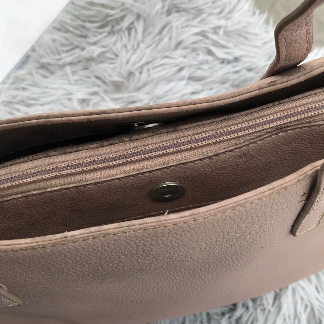 Dusto Shoulder leather bag, Women's Fashion, Bags & Wallets, Shoulder ...