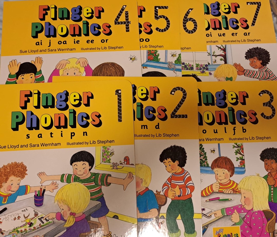 Jolly Phonics - Finger book, 興趣及遊戲, 書本 & 文具, 小說 & 故事書 - Carousell