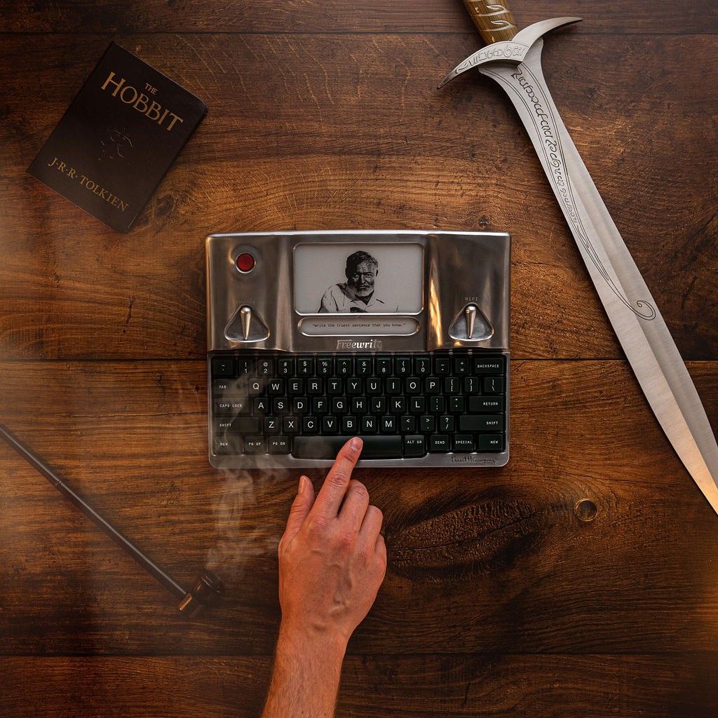 Freewrite Ernest Hemingway signature edition, Computers & Tech, Laptops ...