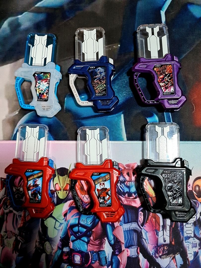 Kamen Rider Ex-Aid - DX Gashat Selections, Hobbies & Toys, Toys & Games ...