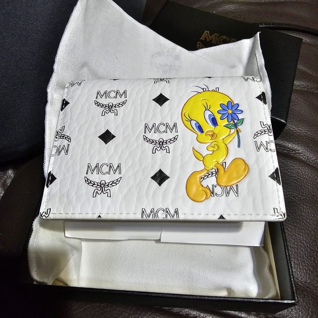 Looney Tunes x MCM Tracy Wallet in Visetos (Tweety Bird) White, Luxury ...