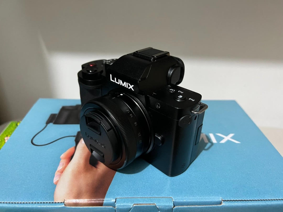 LUMIX DC-G100V Compact Mirrorless Camera, Photography, Cameras on Carousell